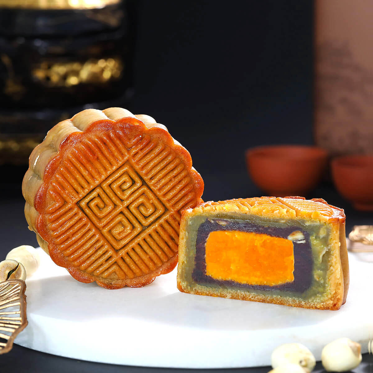 Order Best Traditional Baked Mooncakes in Singapore – BreadGarden